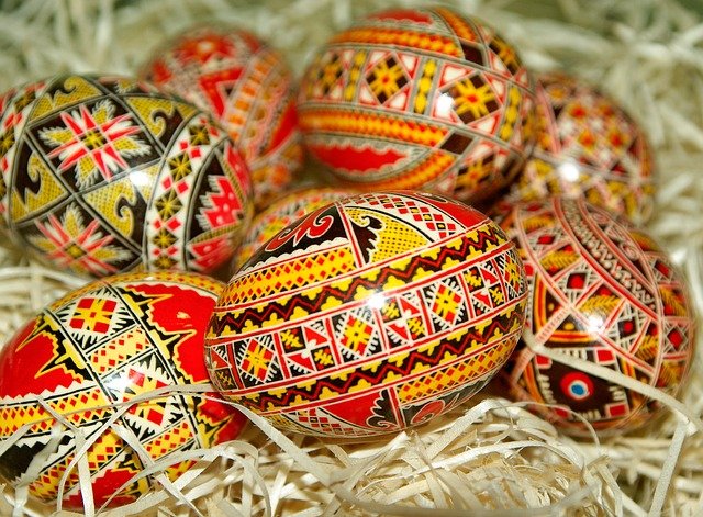 Easter Candy and Eggs: Easter Egg Traditions Around the World ...